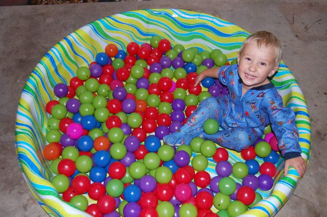 8 Creative Uses for a Kiddie Pool at a Party – The Organized Mom