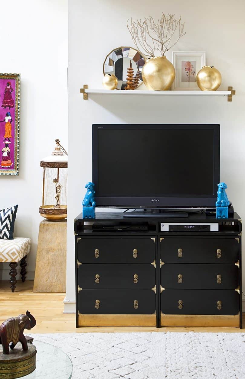 5 Ways to Decorate Around Your TV – The Organized Mom