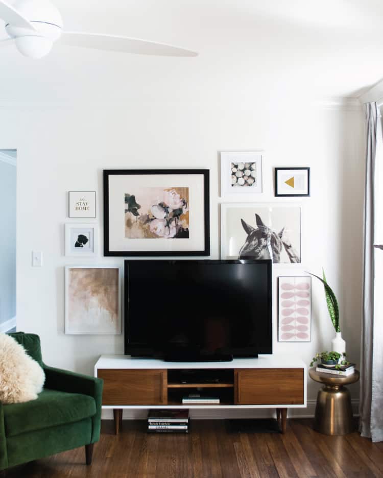 5 Ways to Decorate Around Your TV - The Organized Mom