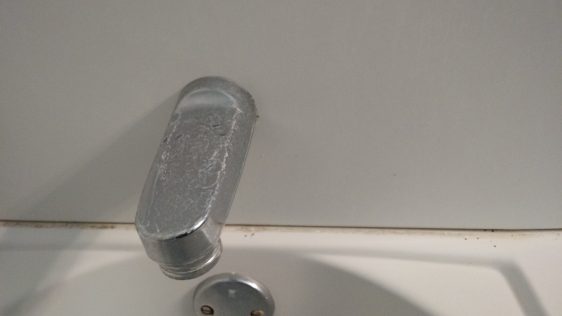 How to Remove Hard Water Build Up from Bathroom Fixtures – The ...